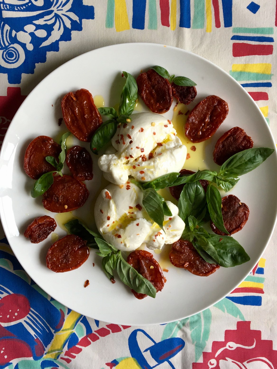 Slow cooked chile tomatoes with burrata & basil | The Chile Trail